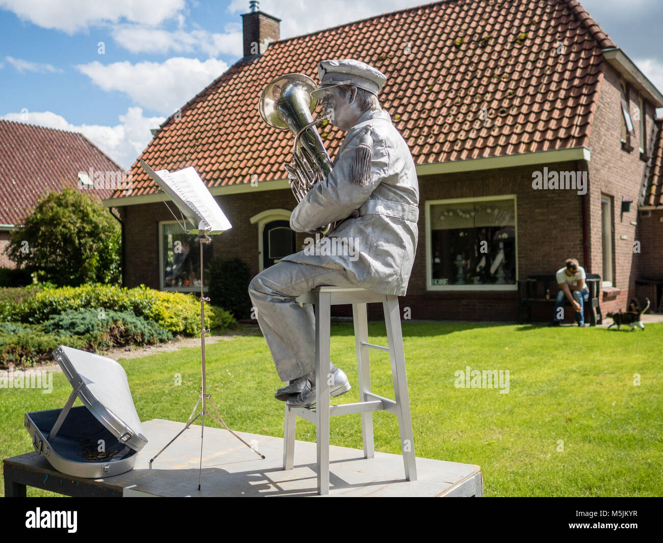 The Living Statues Festival was celebrated in the Dutch village of ...