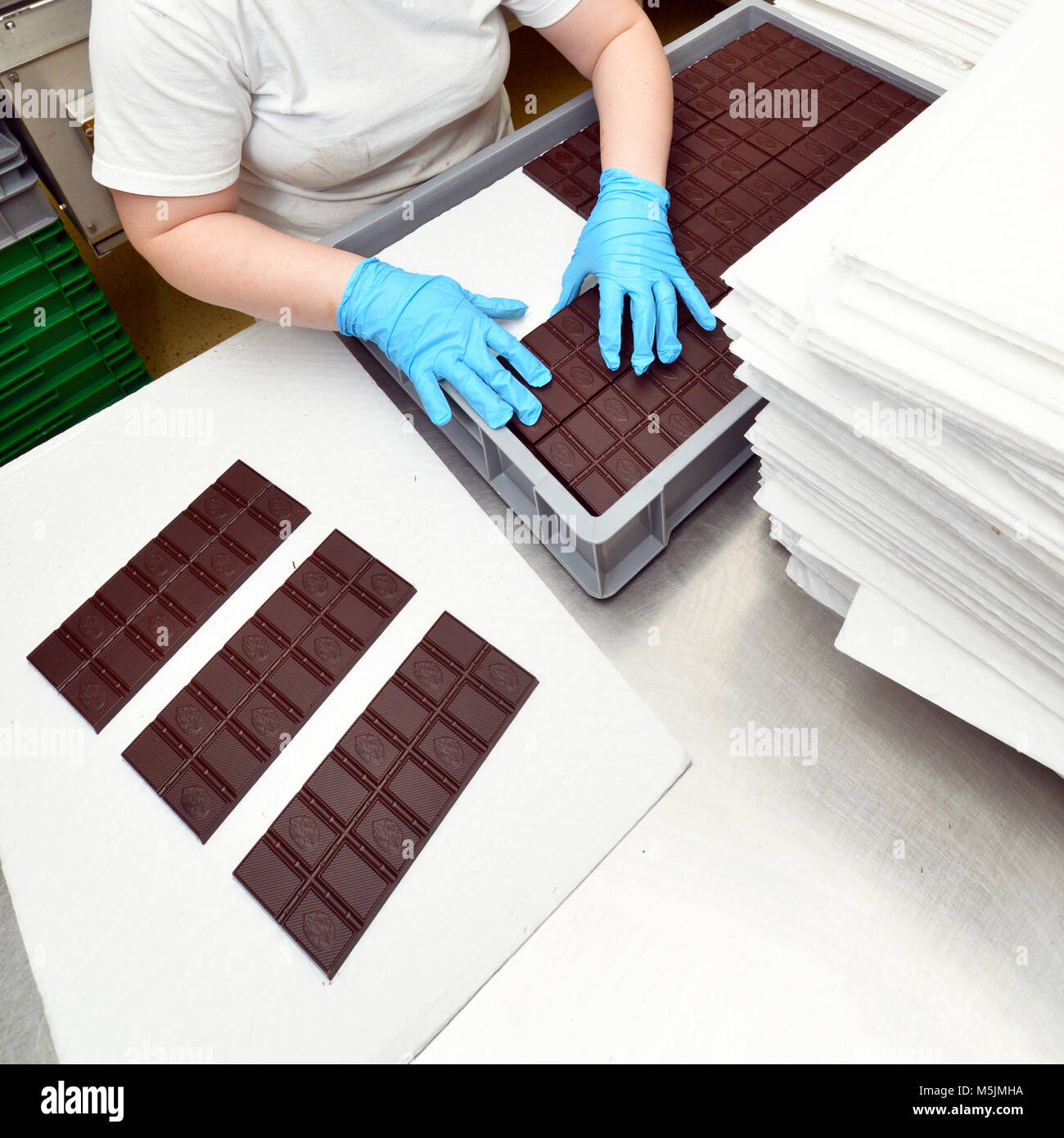 Hands sorting hi-res stock photography and images - Alamy