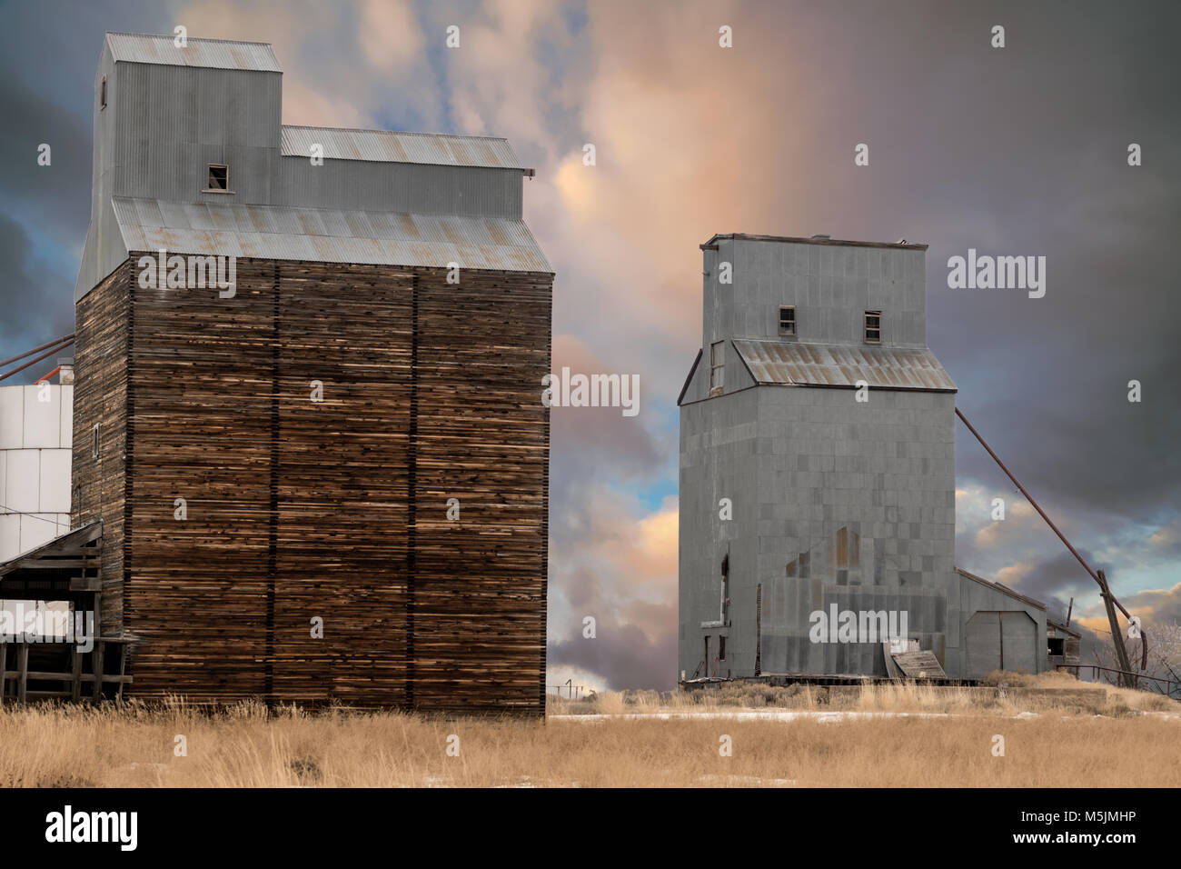 Grain store house hi-res stock photography and images - Alamy