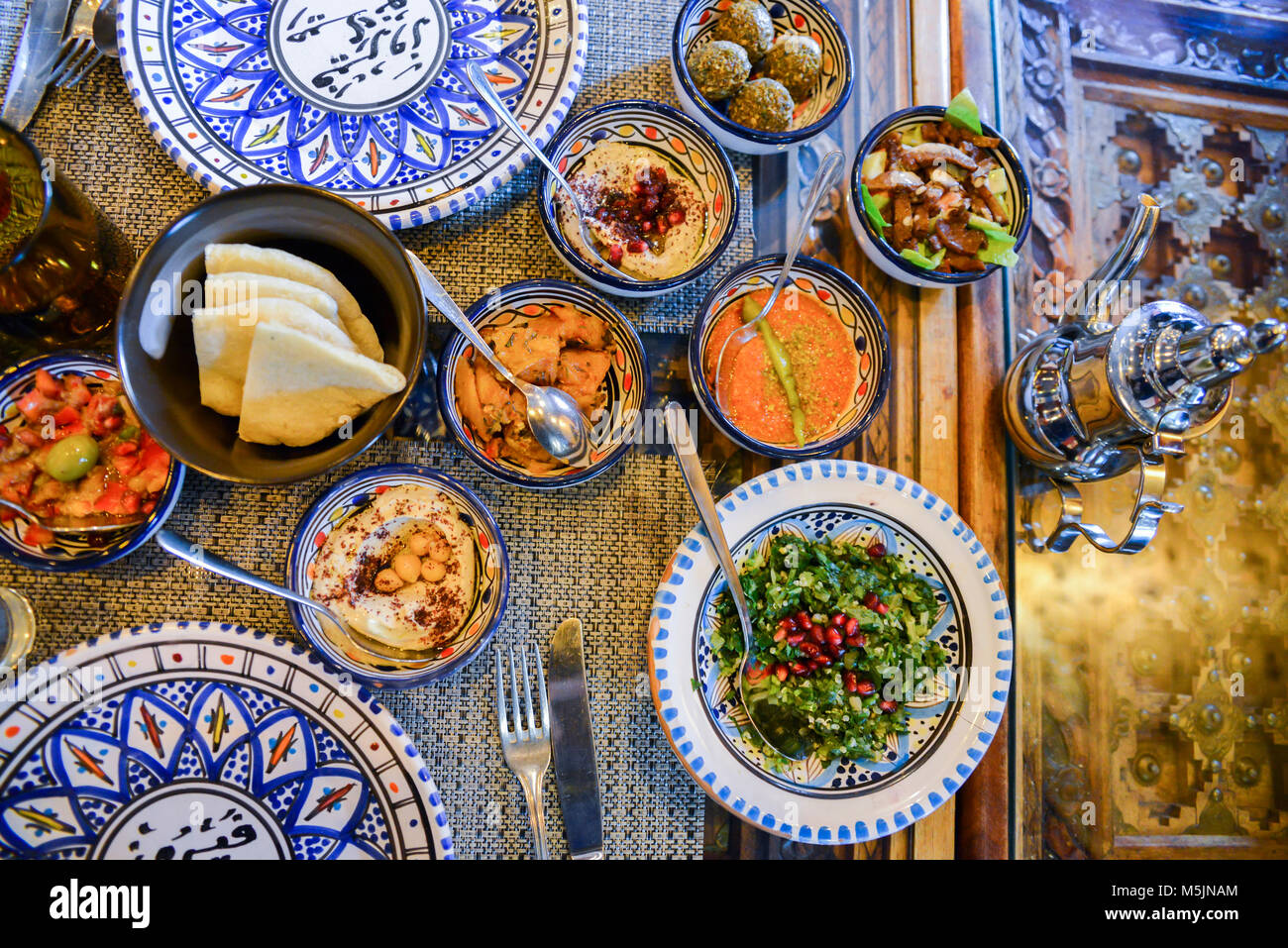 Arabic samosa hi-res stock photography and images - Alamy