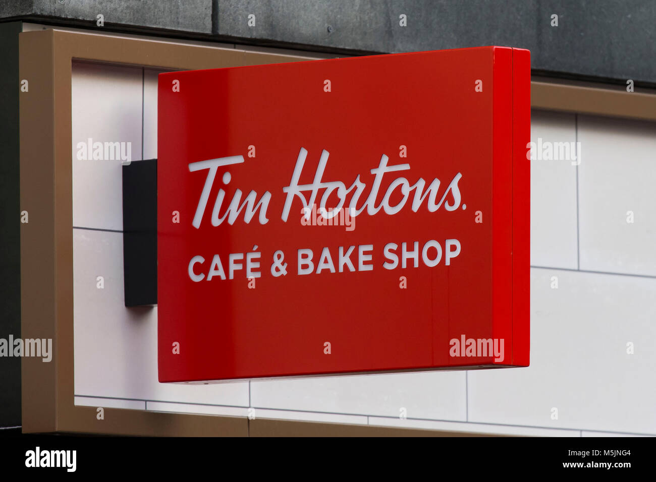 Tim Hortons Logo Stock Photos & Tim Hortons Logo Stock Images - Alamy