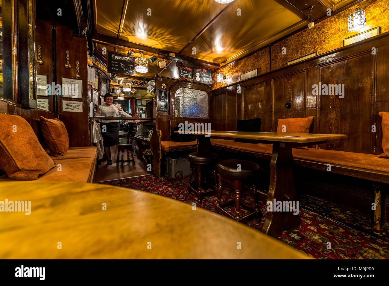 Historic pubs of bristol hi-res stock photography and images - Alamy