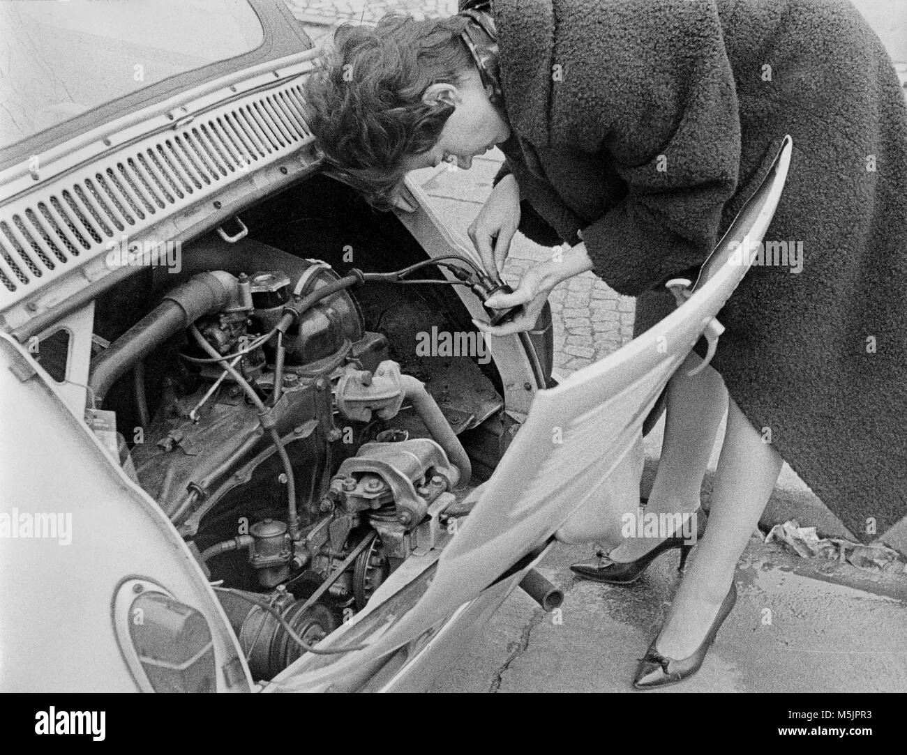 Woman and vintage car 1960s hi-res stock photography and images - Alamy