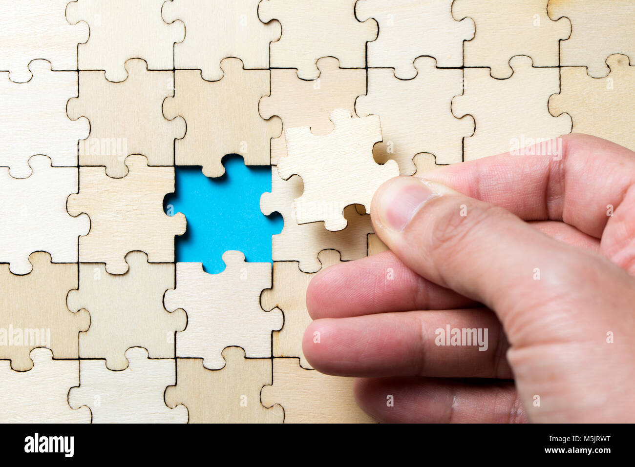 Last piece jigsaw puzzle hi-res stock photography and images - Alamy