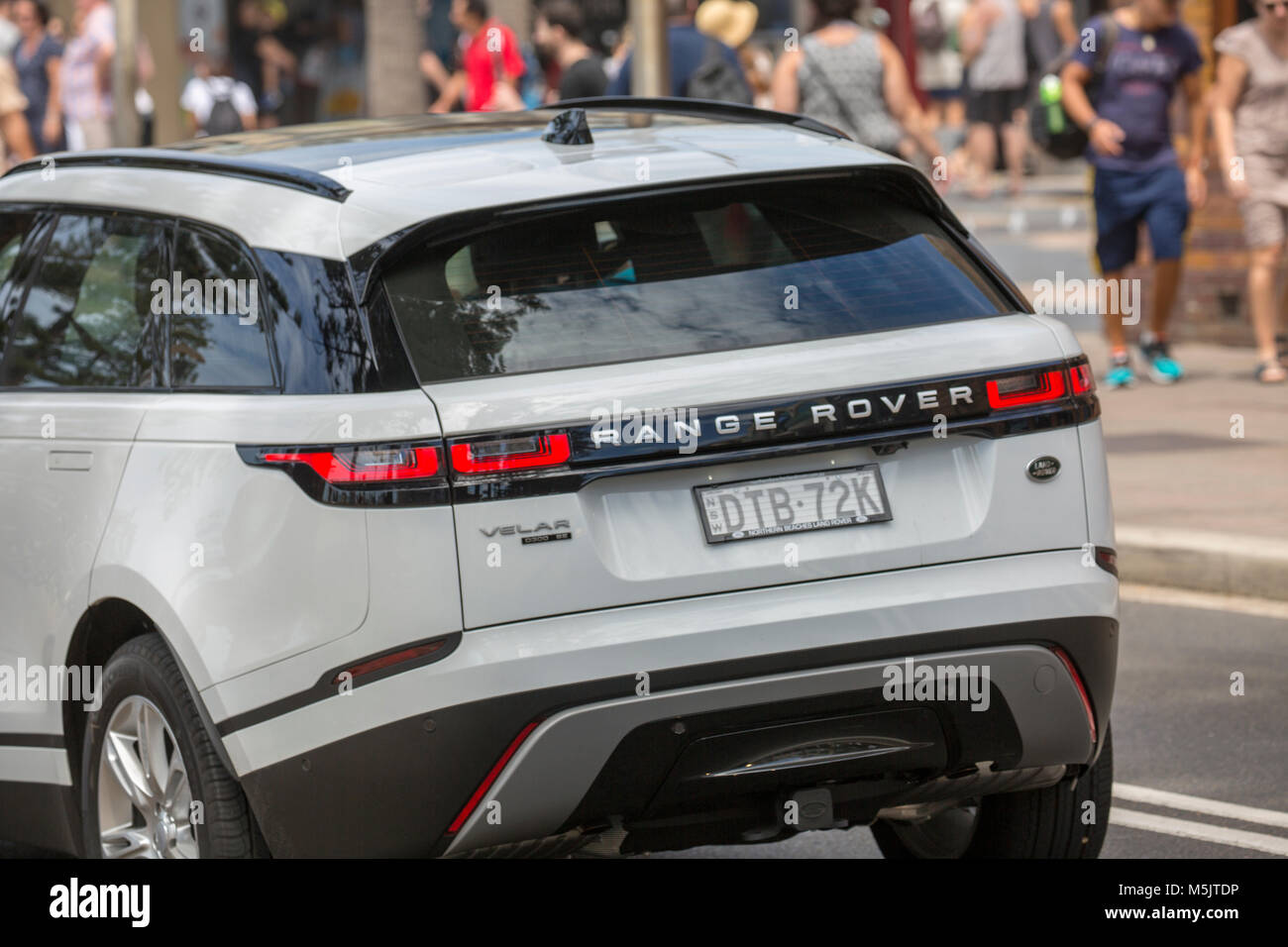 Range rover wales hi-res stock photography and images - Alamy