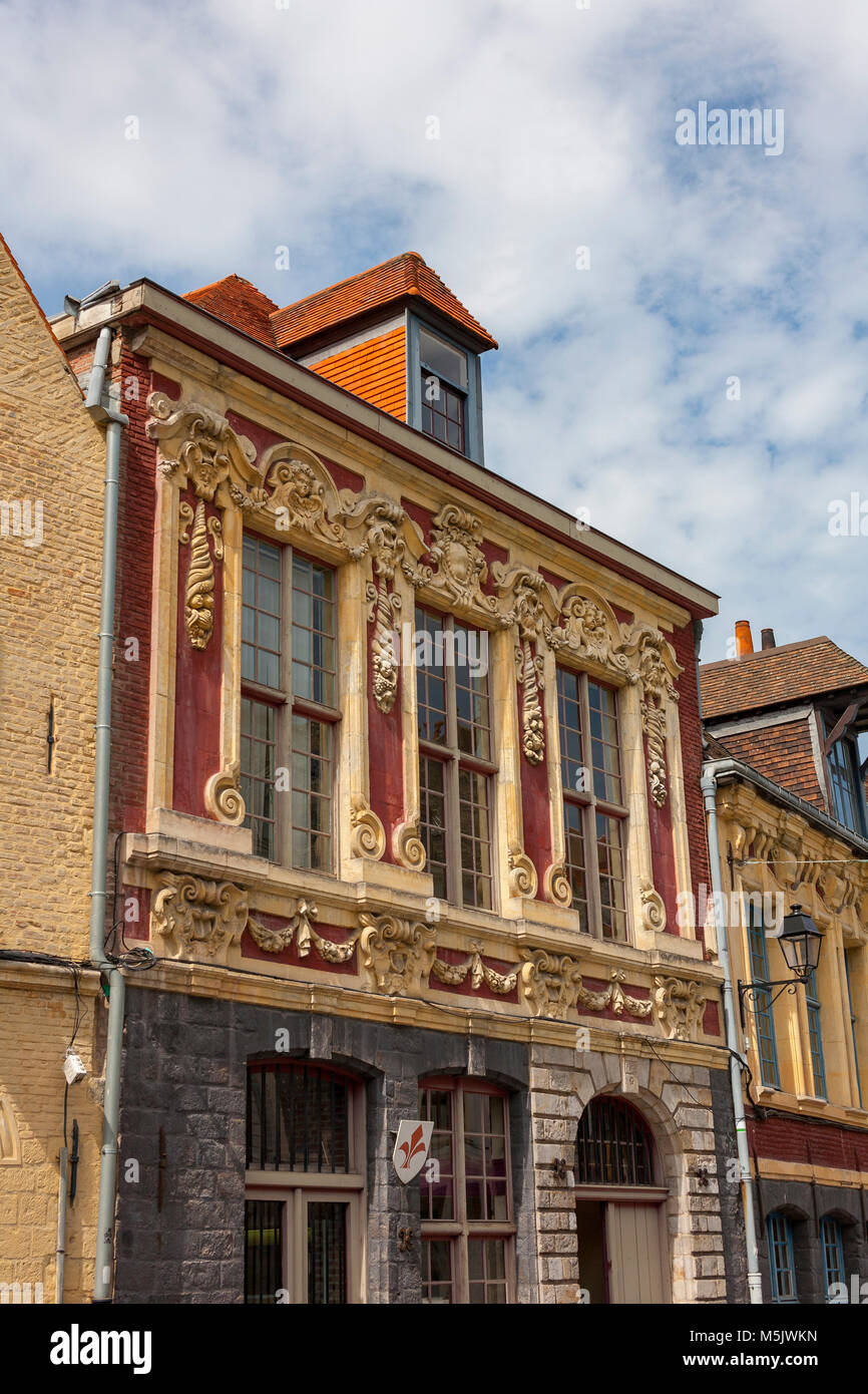 French 17th century architecture hi-res stock photography and images ...