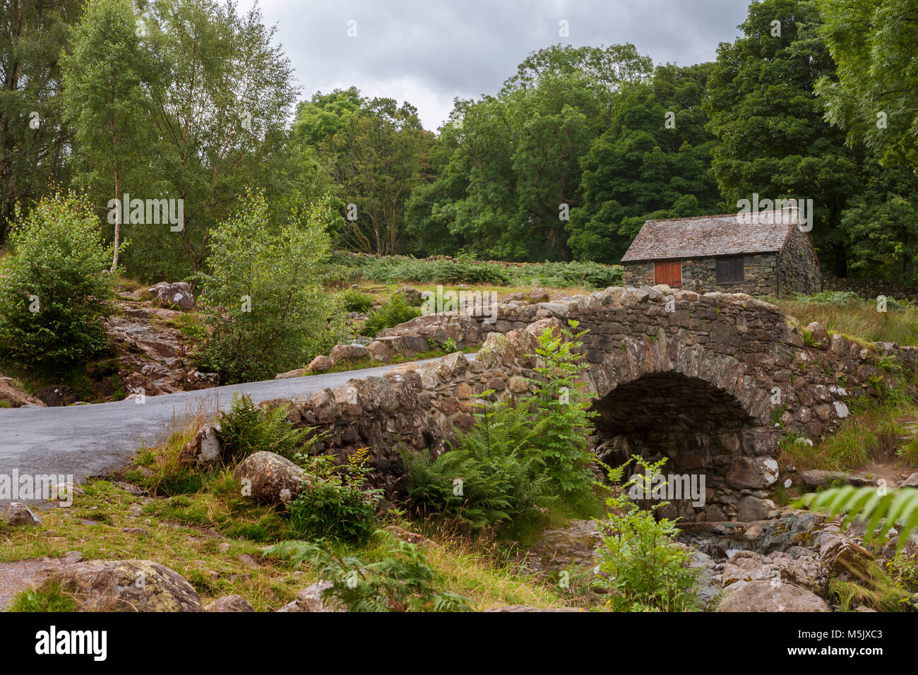Ashness Bridge over Barrow Beck, Borrowdale, Lake District, Cumbria ...
