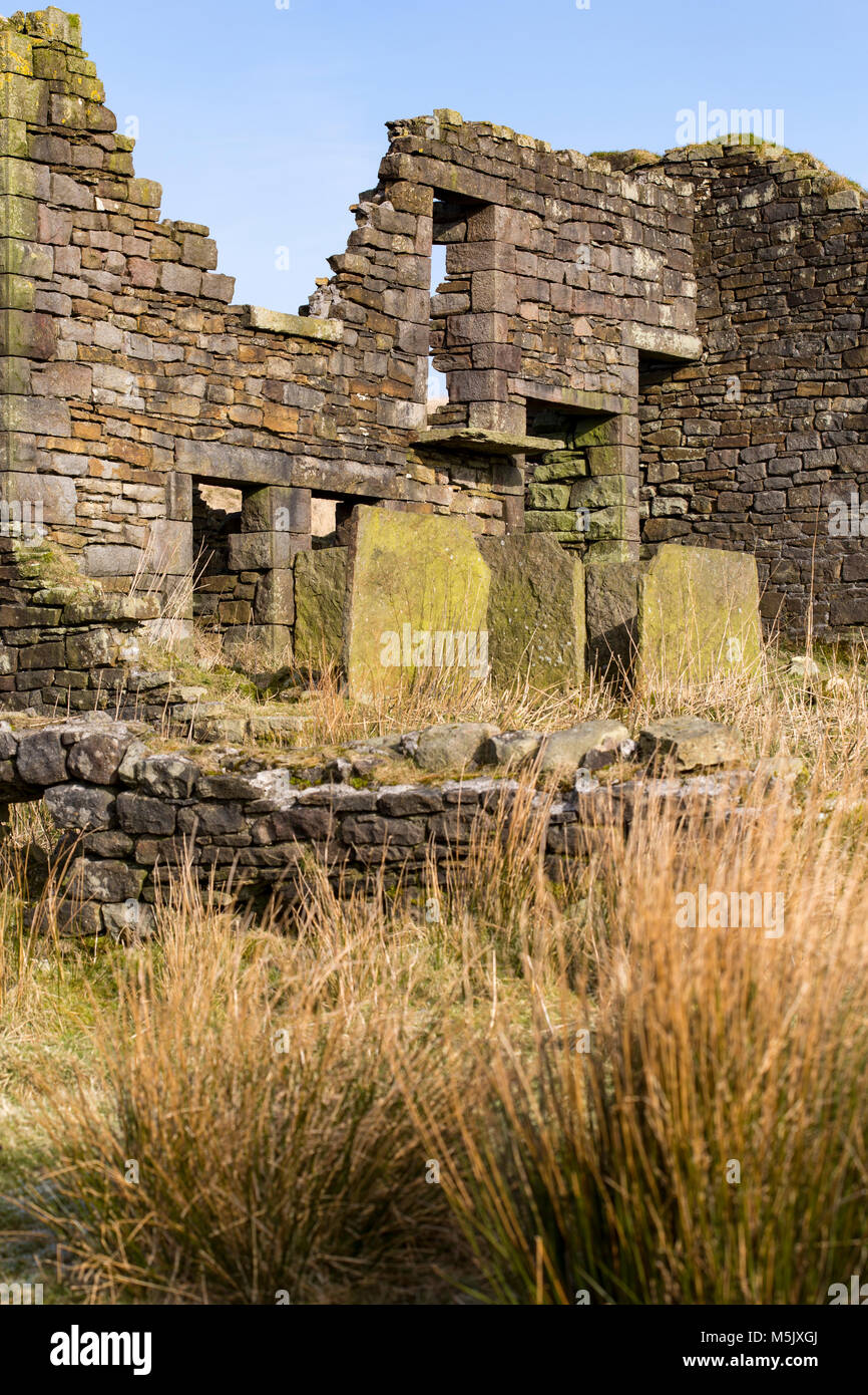 Ruined farmhouse hi-res stock photography and images - Alamy