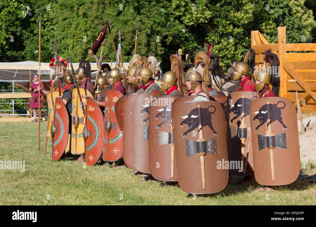 Roman shield formation hi-res stock photography and images - Alamy