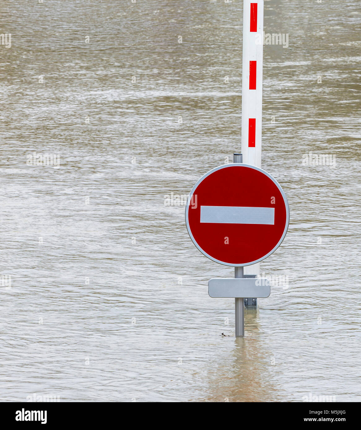Traffic flow change sign hi-res stock photography and images - Alamy