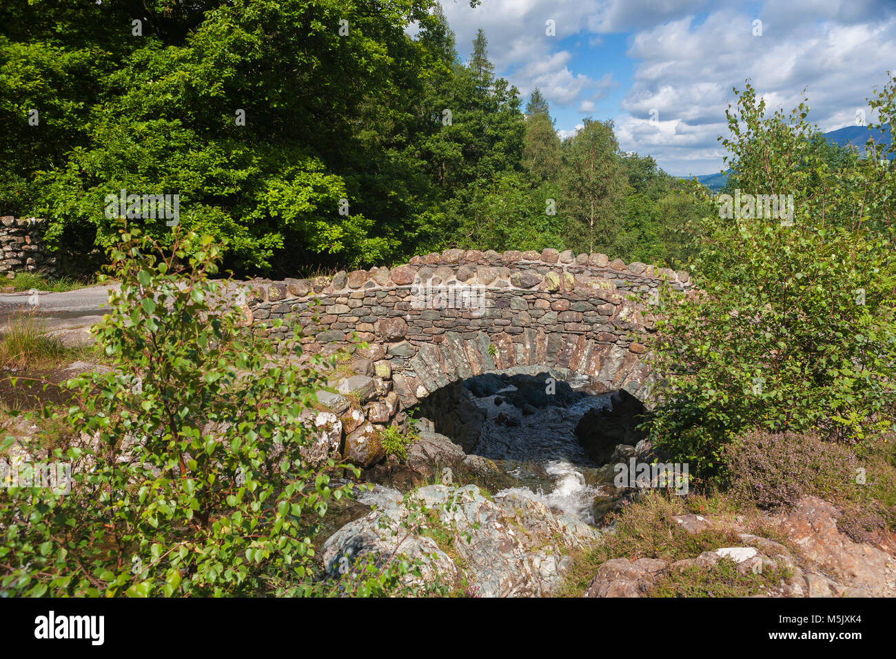 Ashness Bridge over Barrow Beck, Borrowdale, Lake District, Cumbria ...