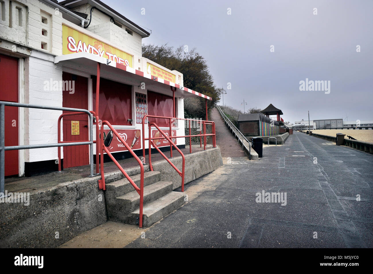 Lowestoft sea front hi-res stock photography and images - Alamy