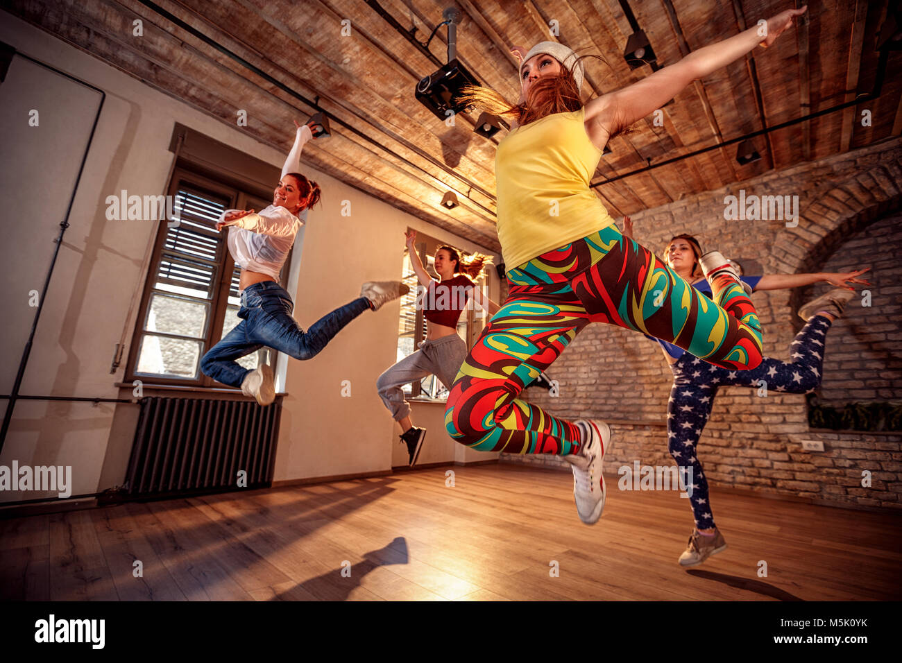 Dance modern group hi-res stock photography and images - Alamy