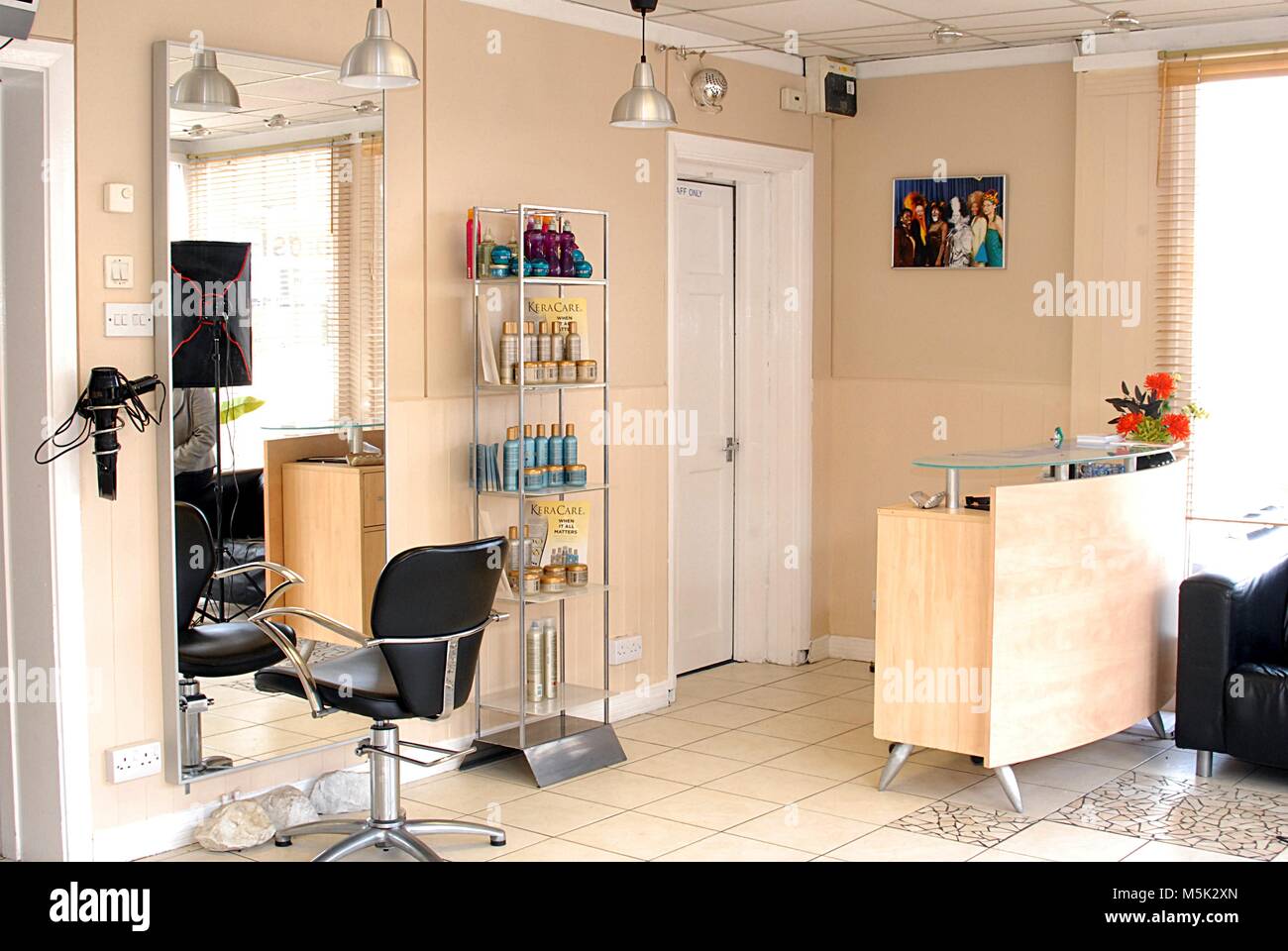 Interior of empty hairdresser and beauty salon Stock Photo - Alamy