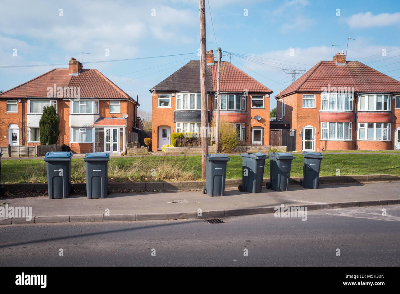 Suburban semi detached detached housing hi-res stock photography and ...