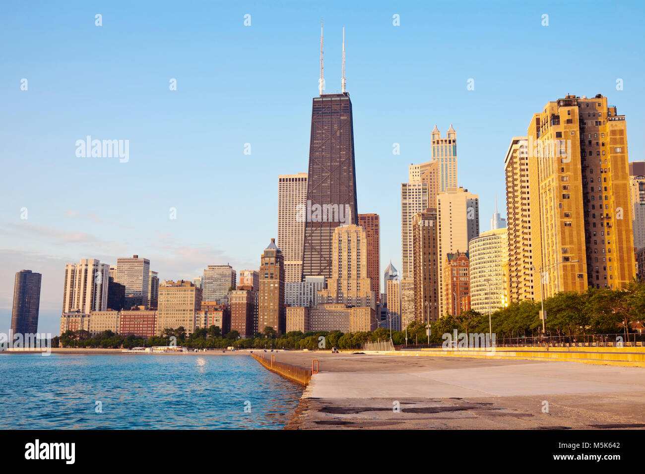 Panorama chicago cityscape coast hi-res stock photography and images ...