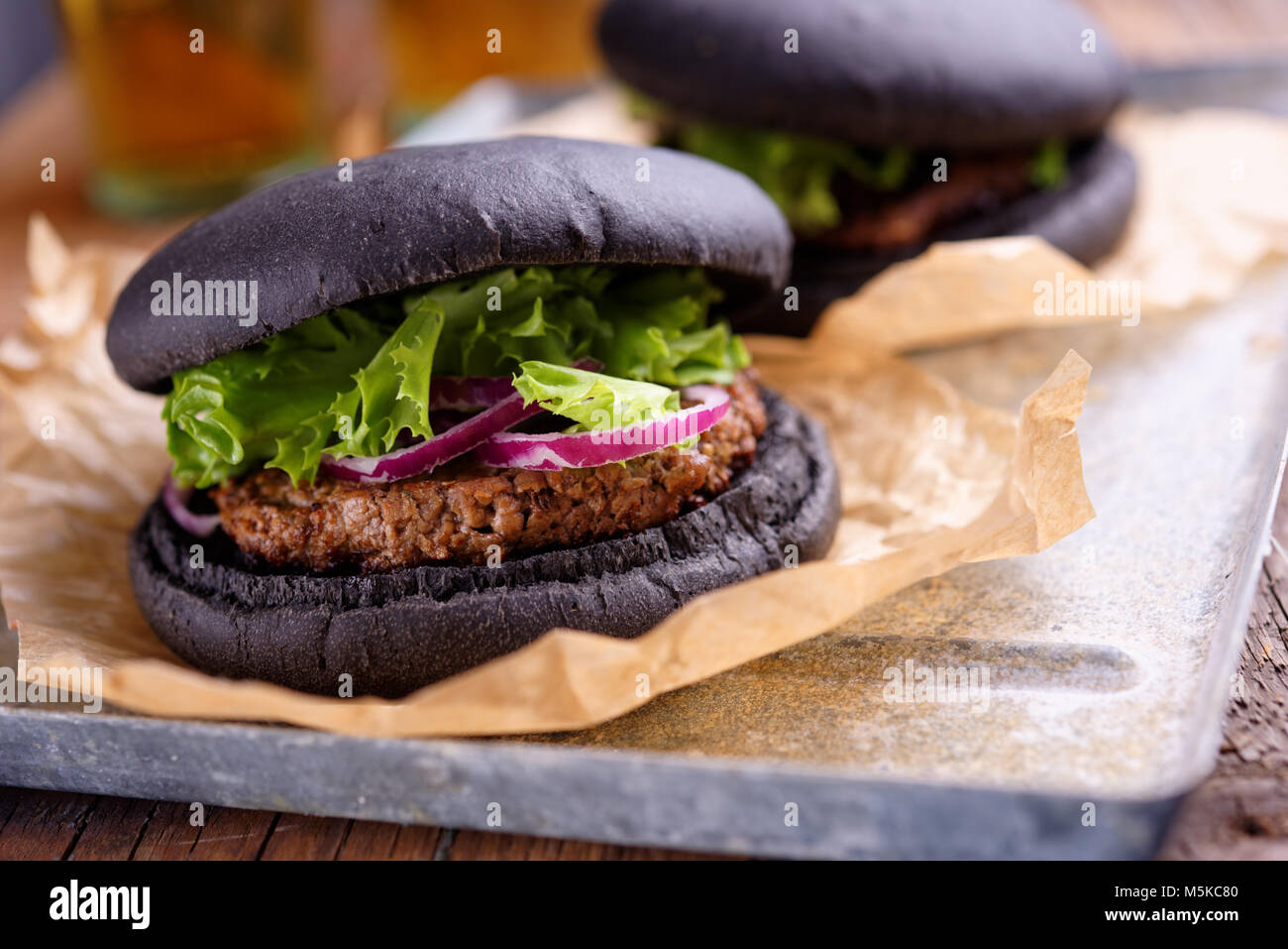 Squid ink bun hi-res stock photography and images - Alamy