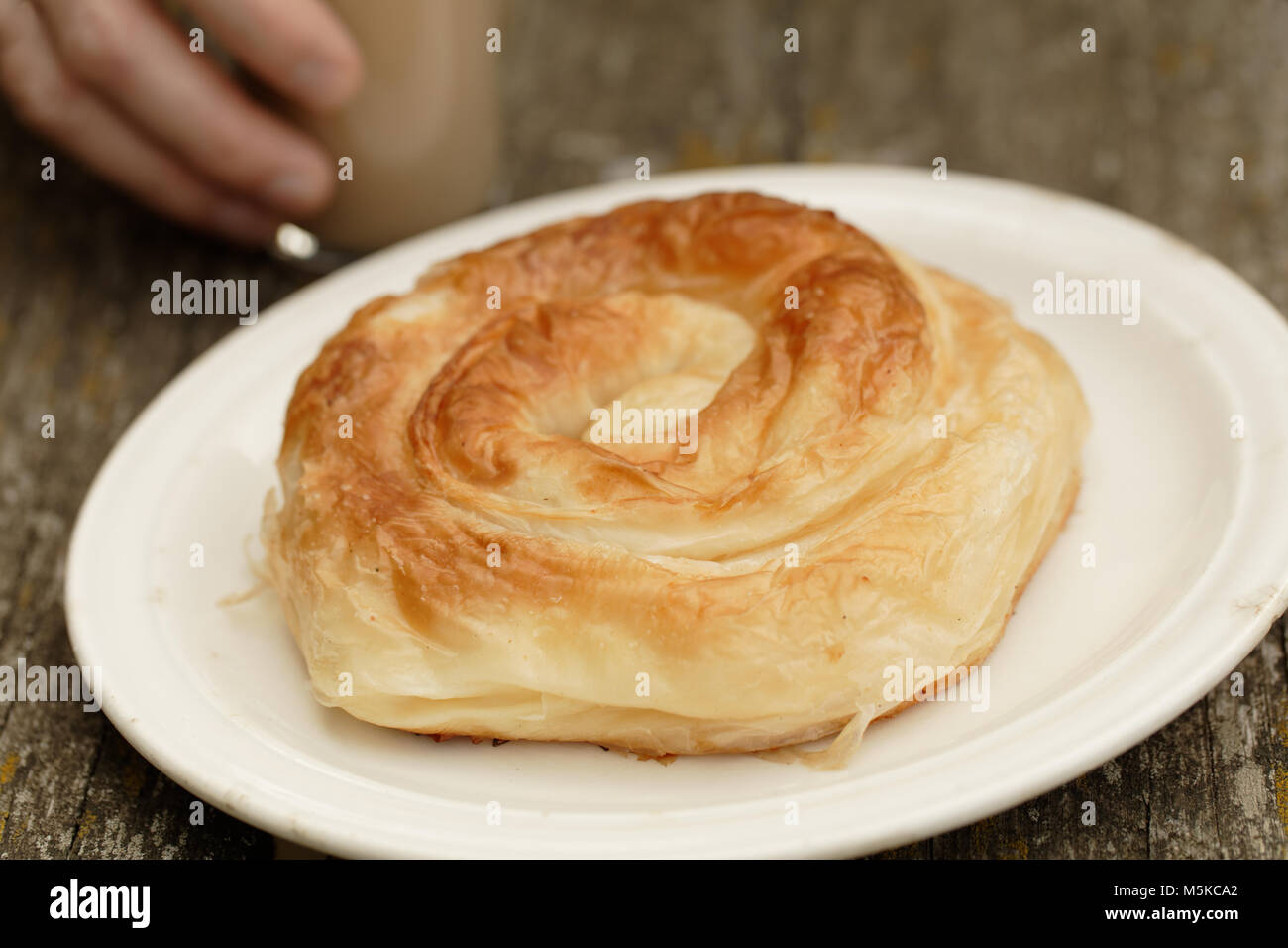 Filo pastry dough hi-res stock photography and images - Alamy