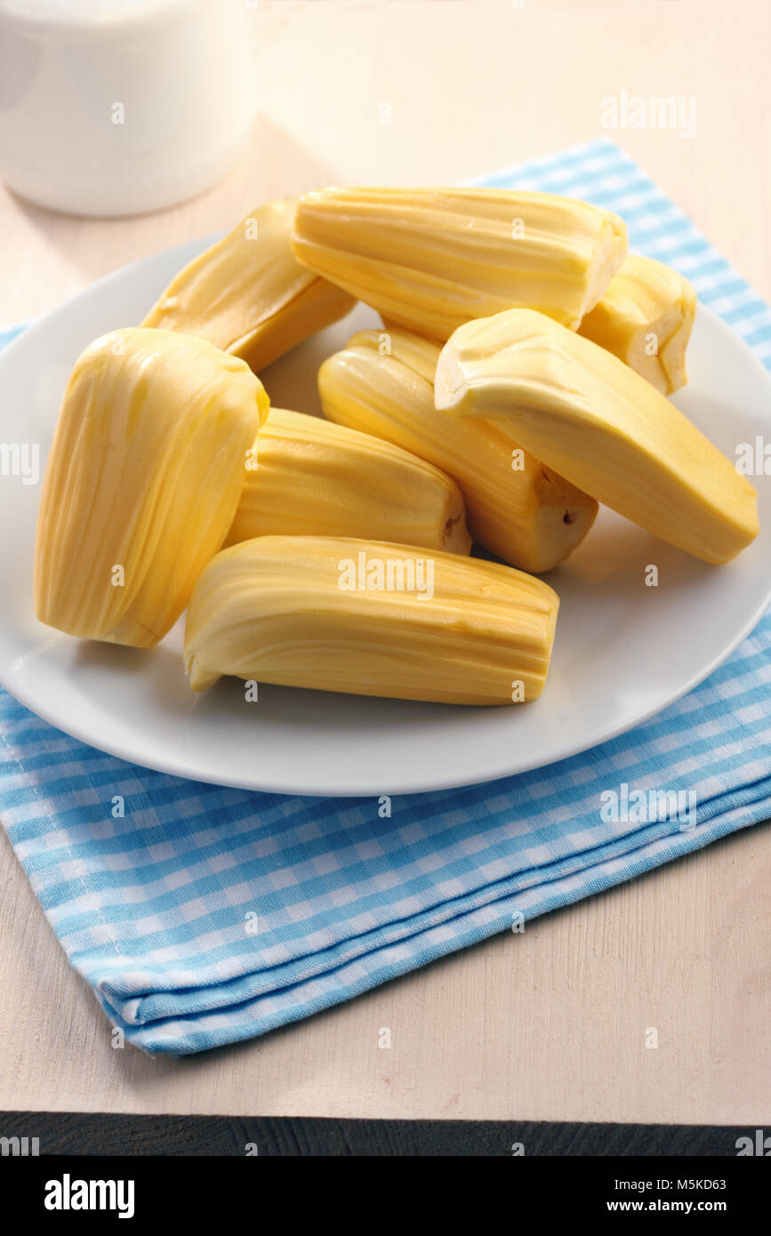 Jackfruit flesh on a kitchen table Stock Photo - Alamy