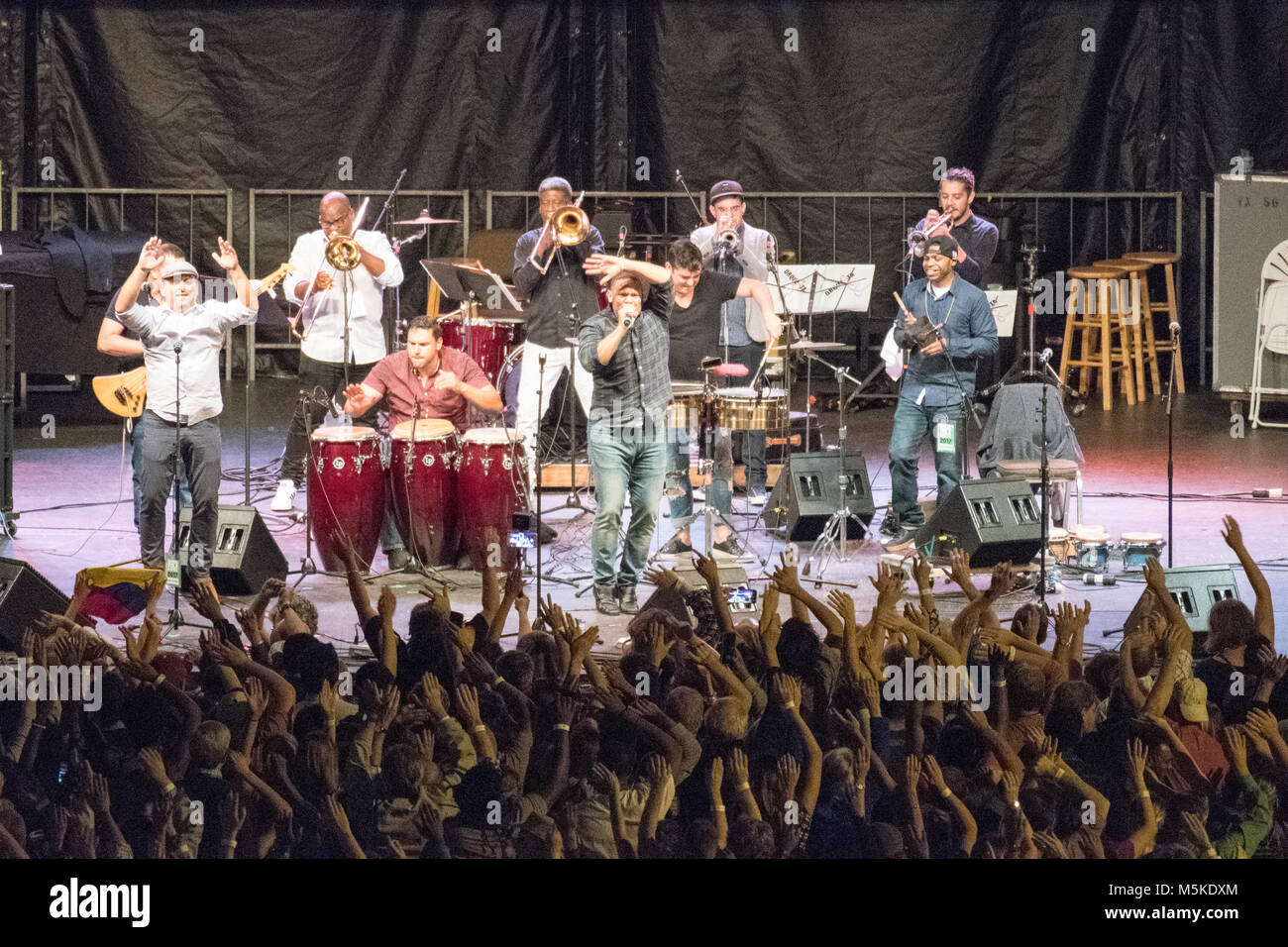 Lively performer hi-res stock photography and images - Alamy