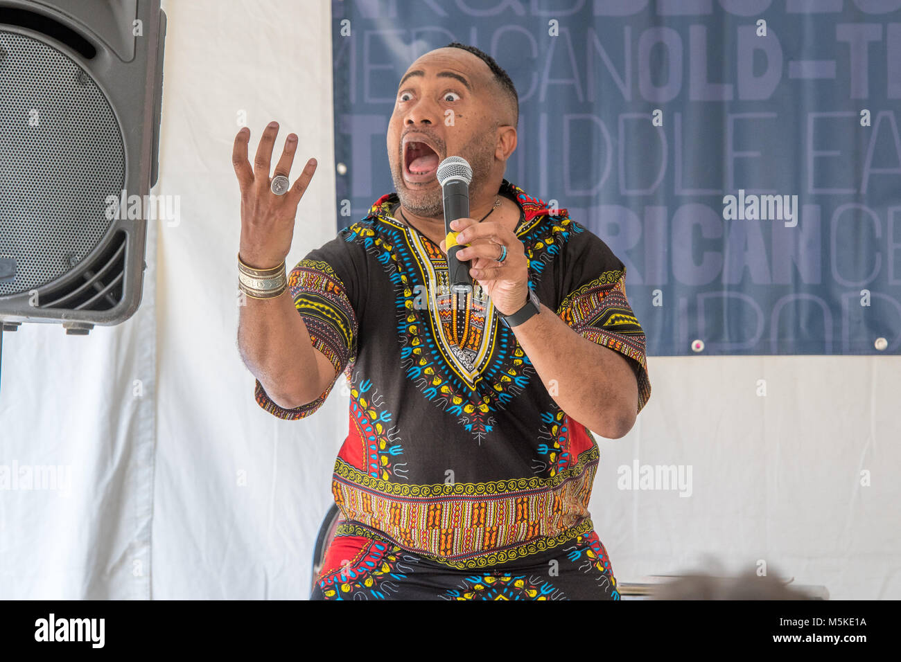 African stage reading hi-res stock photography and images - Alamy