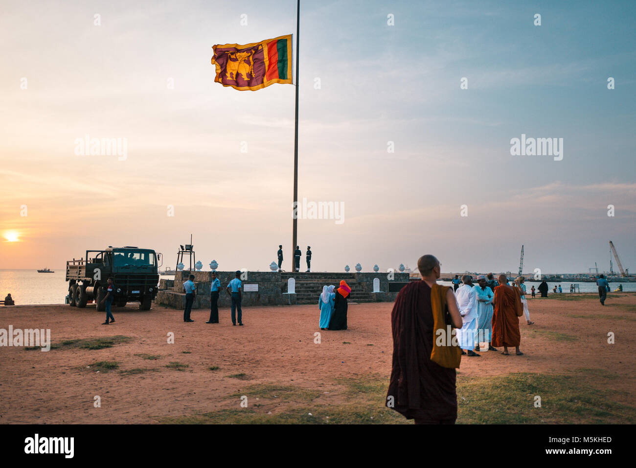 23/01/2018. Colombo, Sri Lanka. Sunset on Galle Face Green in Colombo ...