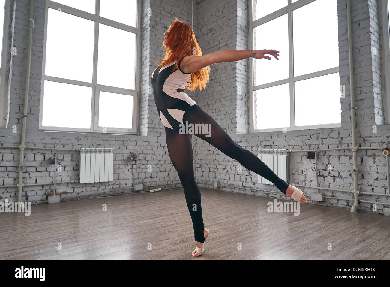 Dynamic dancer hi-res stock photography and images - Alamy