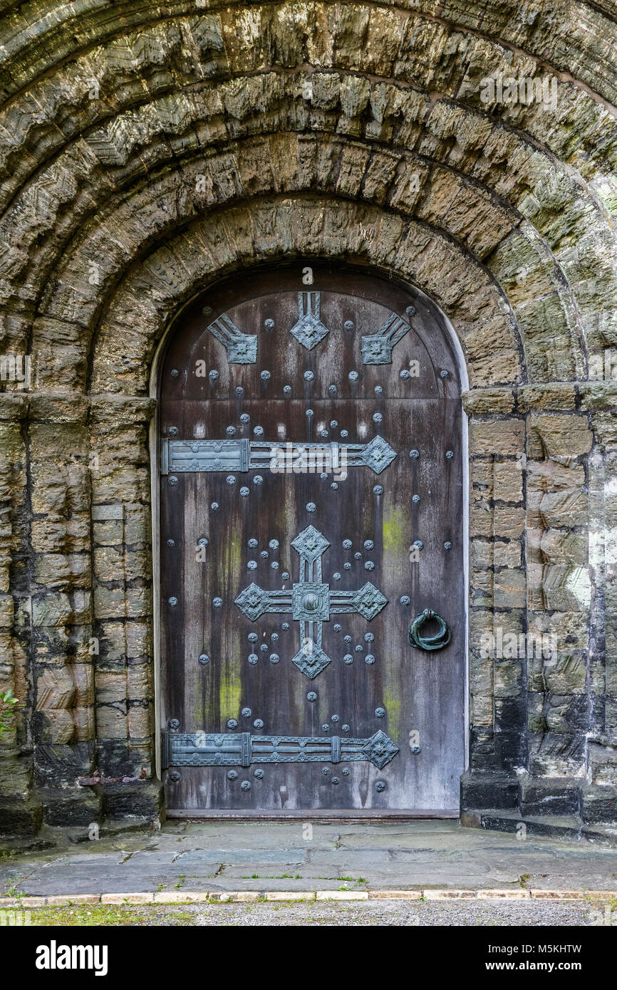 12th century norman architecture hi-res stock photography and images ...