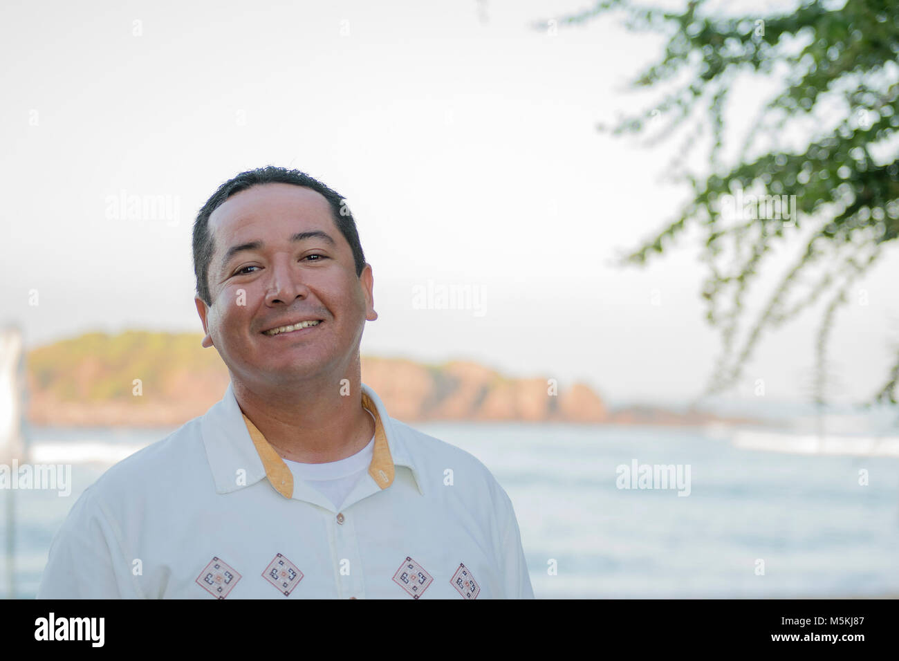 Smiling mexican man hi-res stock photography and images - Alamy