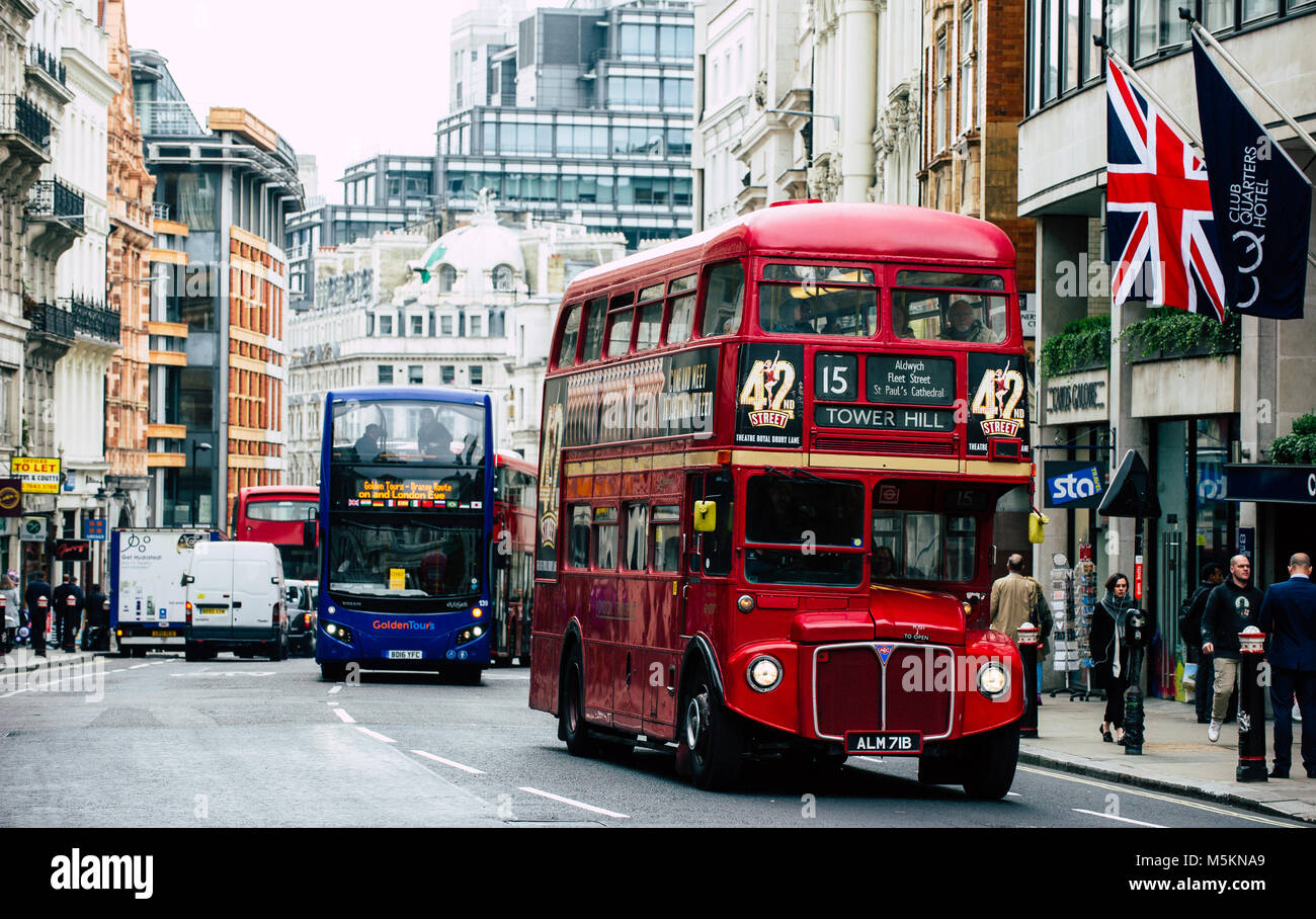 Old routemaster bus london hi-res stock photography and images - Alamy