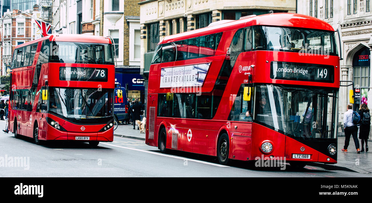 London buses hi-res stock photography and images - Alamy