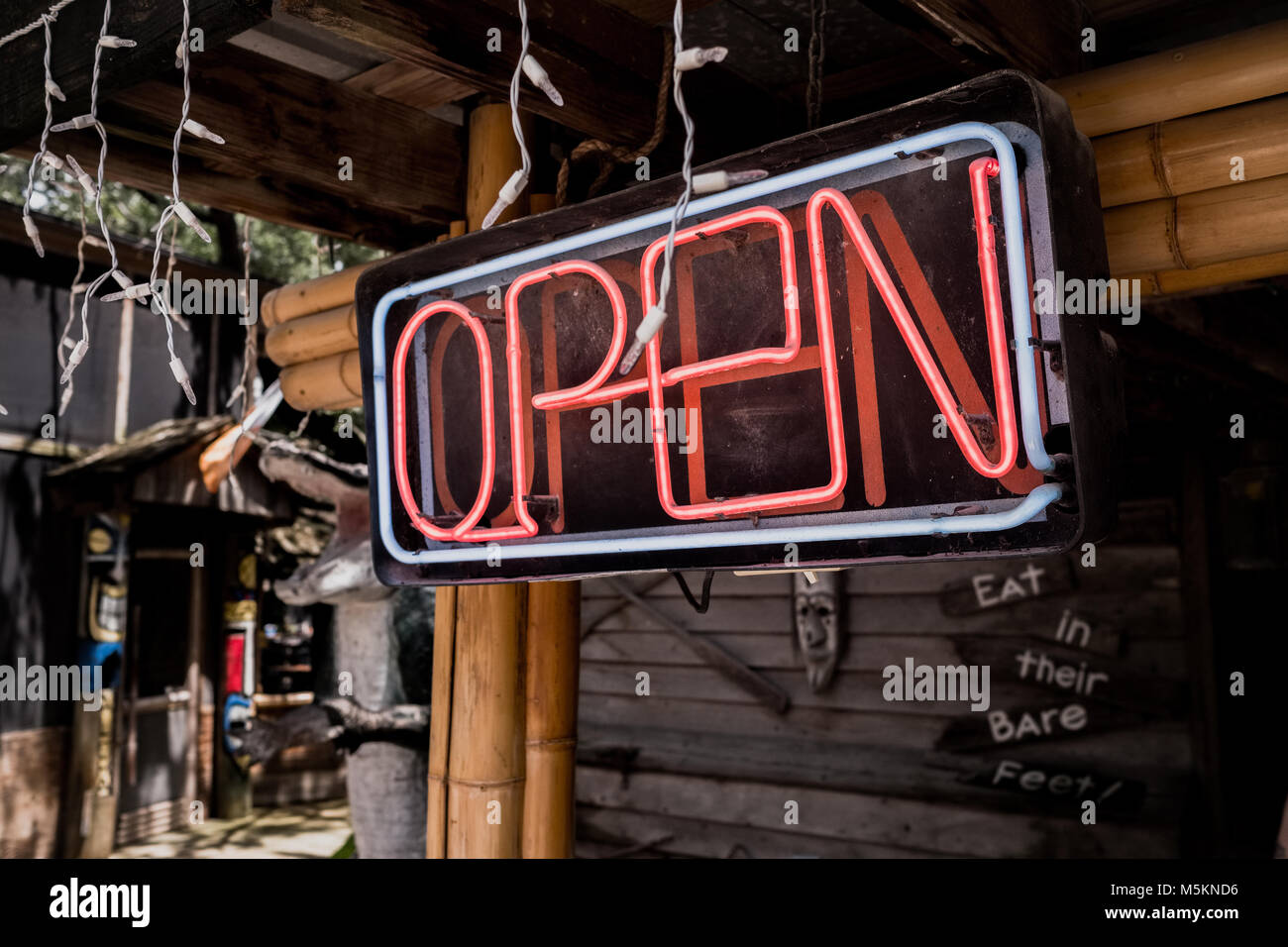 Crab neon sign hi-res stock photography and images - Alamy