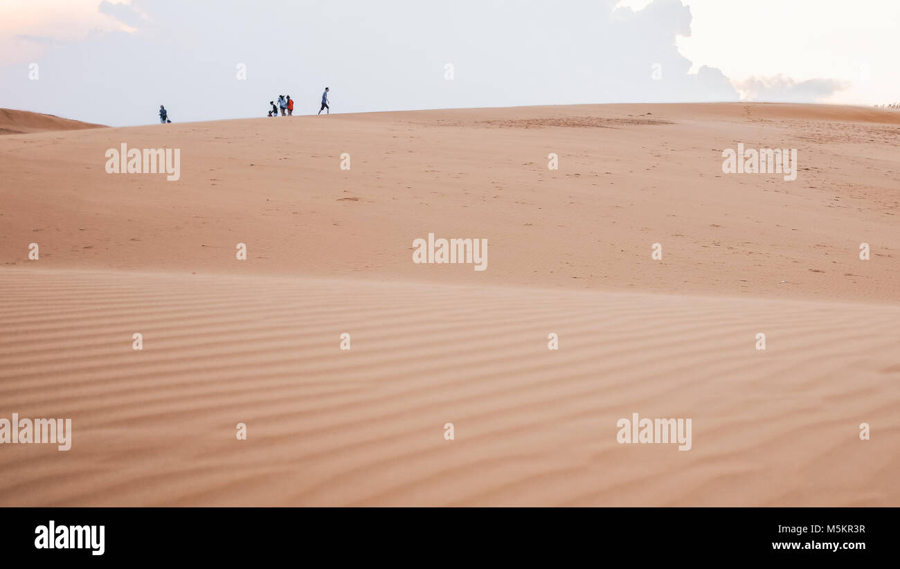 Empty sand dunes of Mue Ne in Vietnam during sunset Stock Photo - Alamy