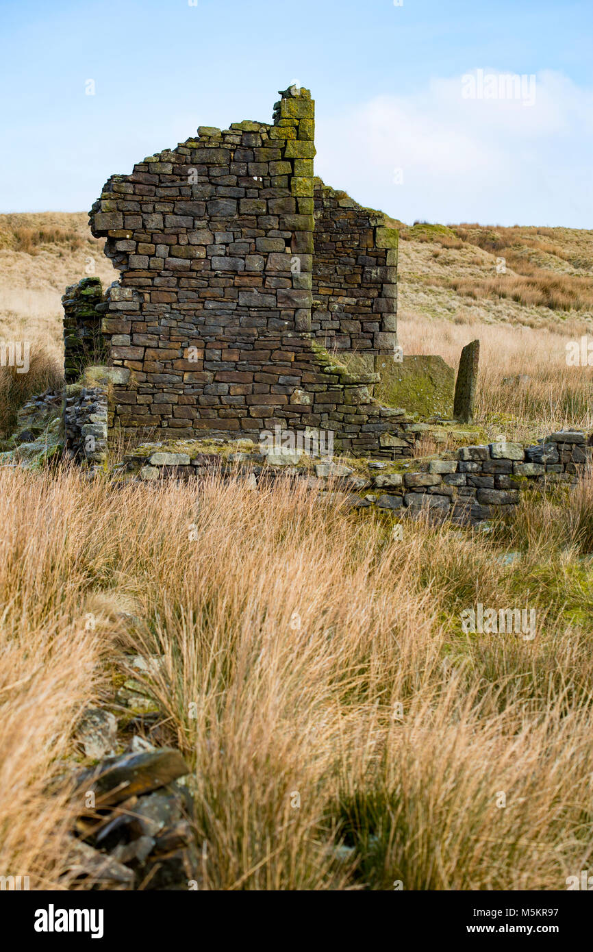Ruined farmhouse hi-res stock photography and images - Alamy