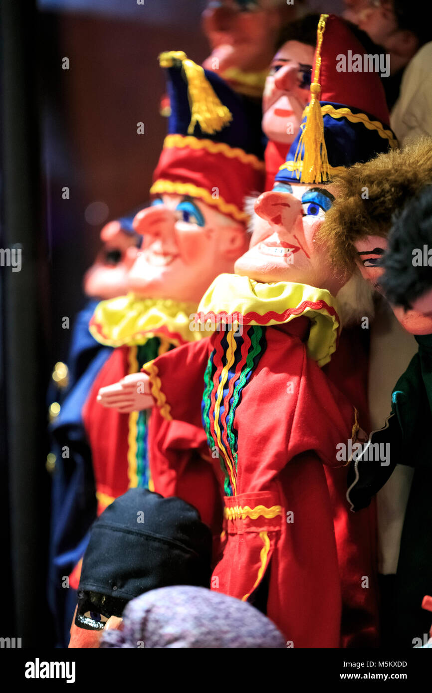 Marionettes king and queen hi-res stock photography and images - Alamy