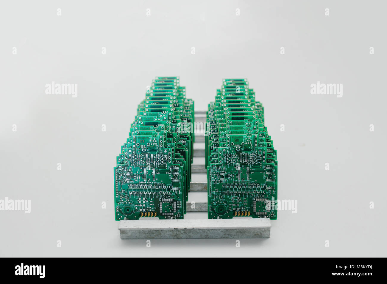 Computer chips factory hi-res stock photography and images - Alamy