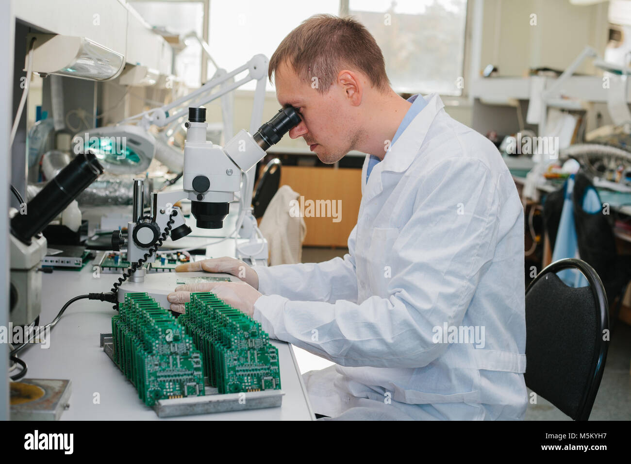 Pcb inspection microscope hi-res stock photography and images - Alamy