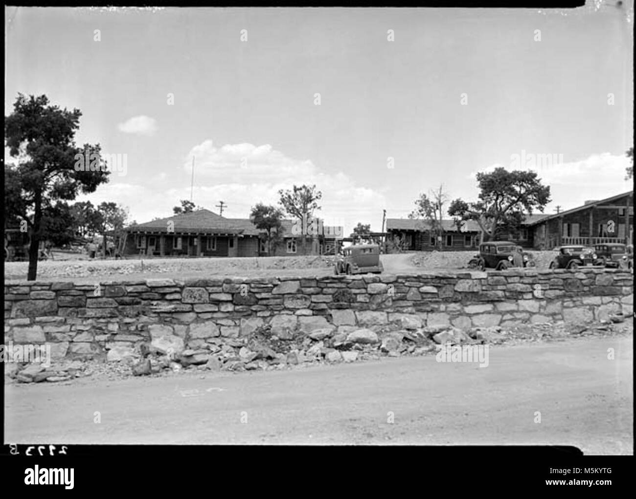 b Grand Canyon HistoricBright Angel Lodge Exterior . OVERVIEW OF BRIGHT ...