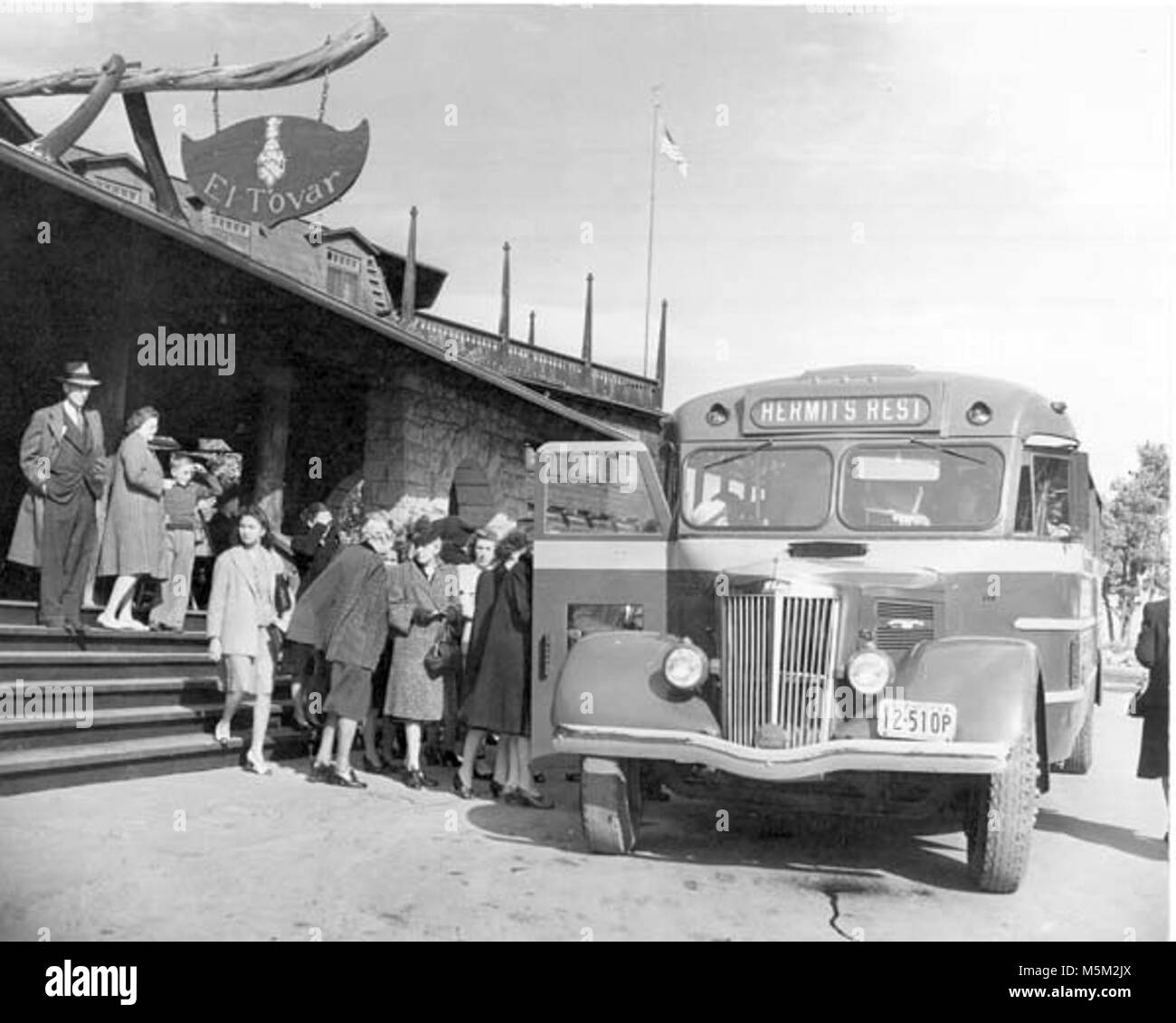 Bus loading hi-res stock photography and images - Alamy
