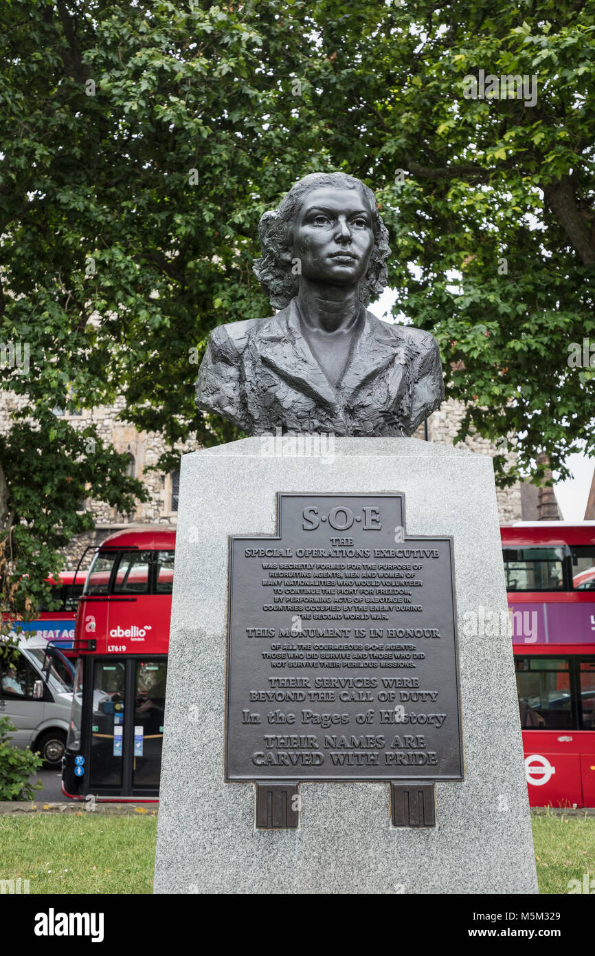 SOE Statue South London Stock Photo - Alamy