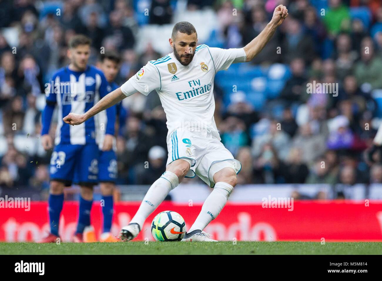 Real MadridÂ´s French forward Karim Benzema scoring a goal during La ...