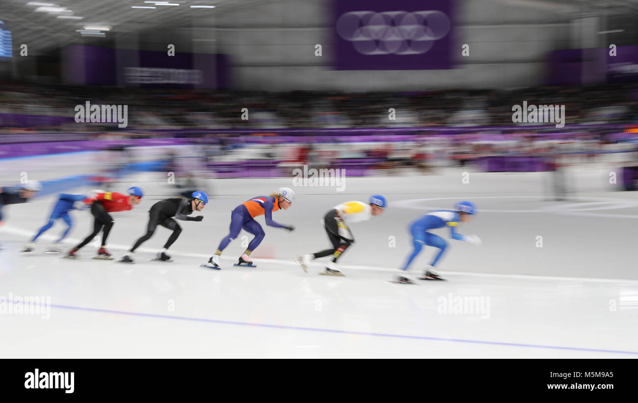 Mens mass start final hi-res stock photography and images - Alamy