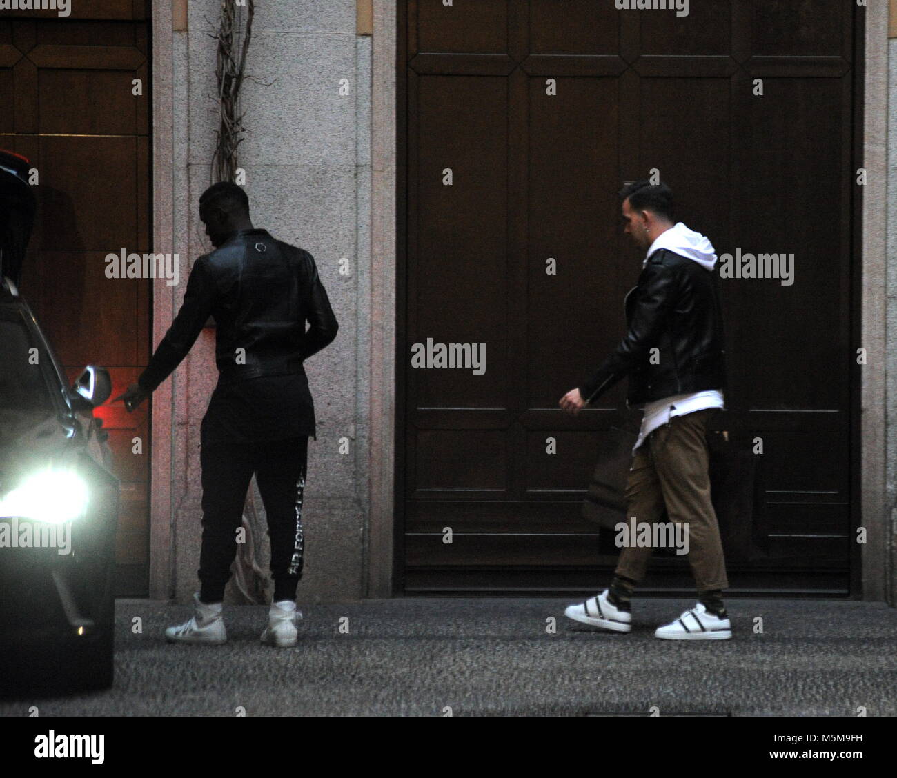 Milan, Mario Balotelli arrives downtown for shopping Mario Balotelli ...