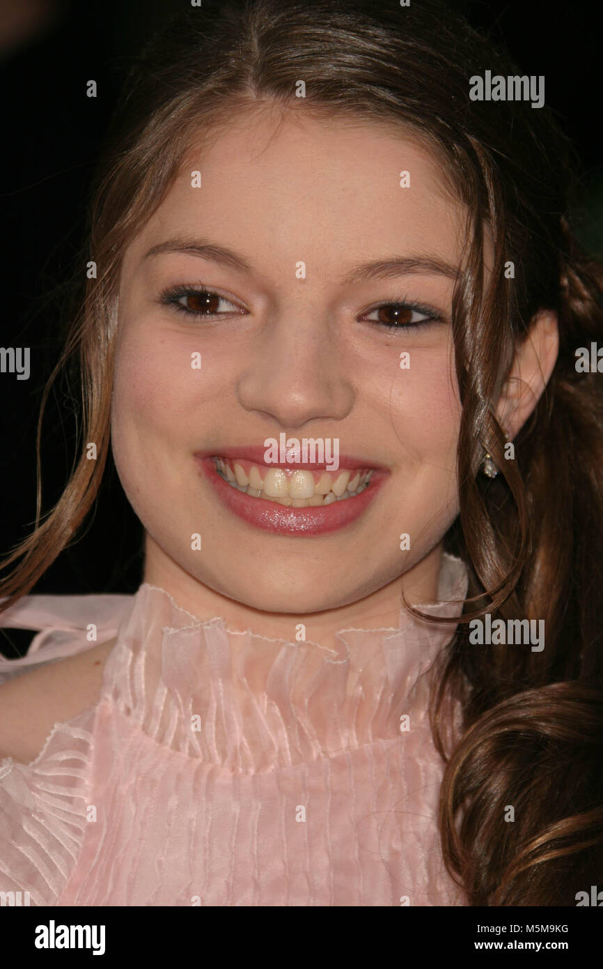 CelebrityArchaeology.com 2006 FILE PHOTO MOLLY MOORE Photo By John ...