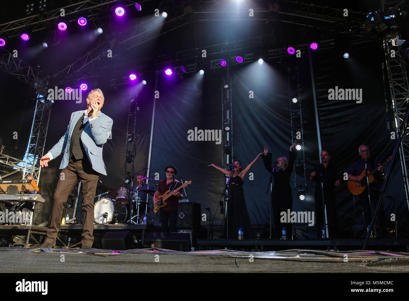 John farnham concert hi-res stock photography and images - Alamy