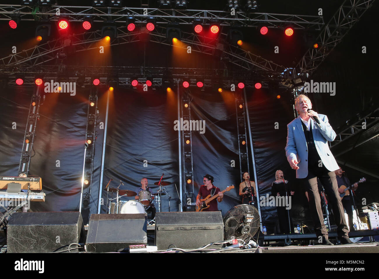 John farnham concert hi-res stock photography and images - Alamy