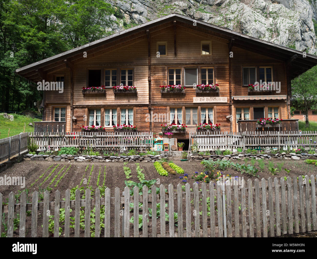 Swiss house hi-res stock photography and images - Alamy