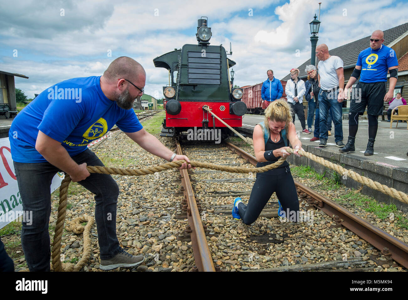 Train pulling hi-res stock photography and images - Alamy
