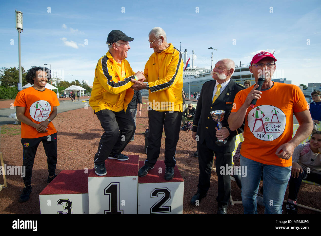 Playing curb ball. Dutch Championship Stock Photo - Alamy