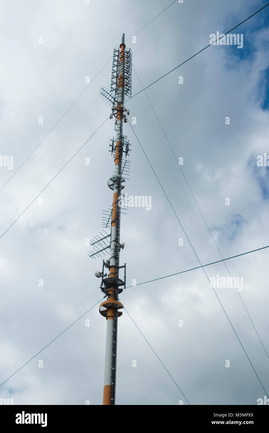 Radio mast with cables hi-res stock photography and images - Alamy